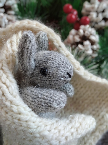 Ravelry: Easter rabbit toy pattern by Ola Oslopova