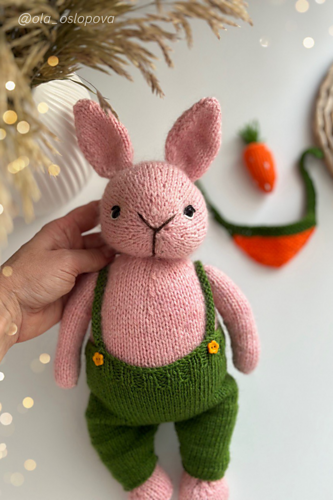 Ravelry: Raspberry bunny pattern by Ola Oslopova