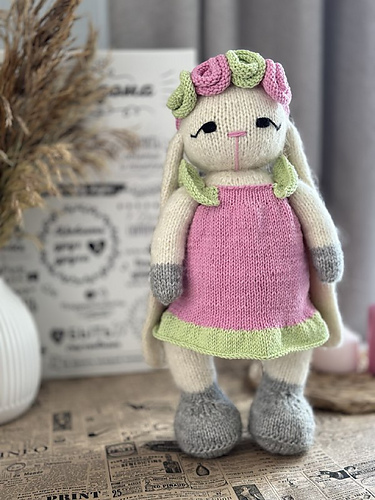 Ravelry: Bunny Toy pattern by Ola Oslopova