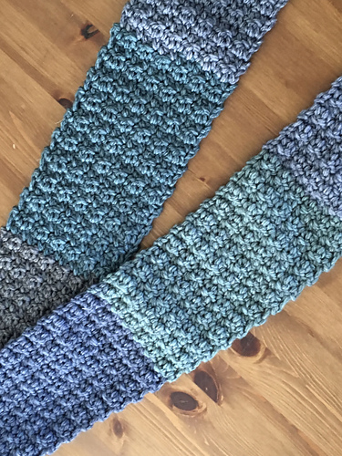 Ravelry: Textured Easy Scarf pattern by V. Noël