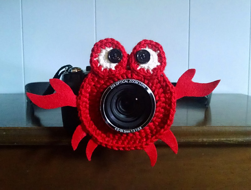 Ravelry: Crab Camera Buddy - Camera Lens Accessory pattern by Devon Finney
