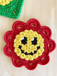 Ravelry: 275 Smiley Face Motif pattern by Yuki Dougherty