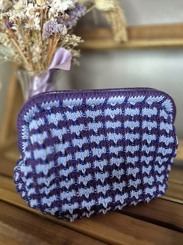 Ravelry: Sparkle Clutch pattern by Anniken Allis