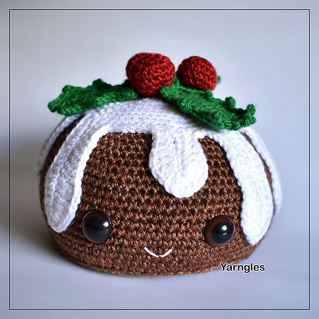 Ravelry: Giant Christmas Pudding pattern by Yuna Fadeeva