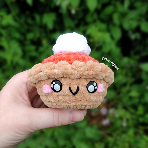 Ravelry: Tiny Pumpkin Pie Pasha pattern by Yuna Fadeeva