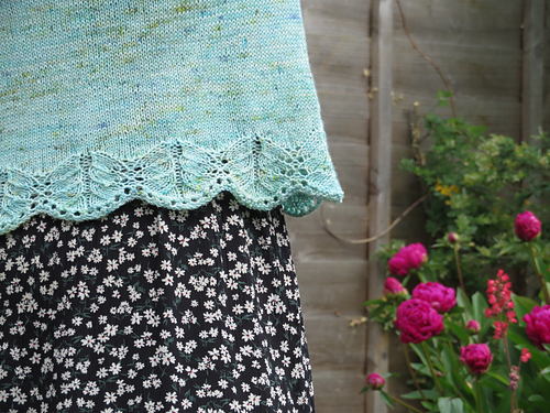 Ravelry: Shoreline Tee pattern by Yarnia Designs