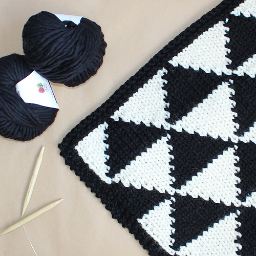 Ravelry: The Triangle Baby Blanket pattern by Yarning Made