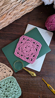 Ravelry: The Bloomin' Secret Square pattern by Lisa Hood