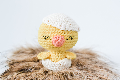 Ravelry: Charlie The Chick pattern by Yarn Society