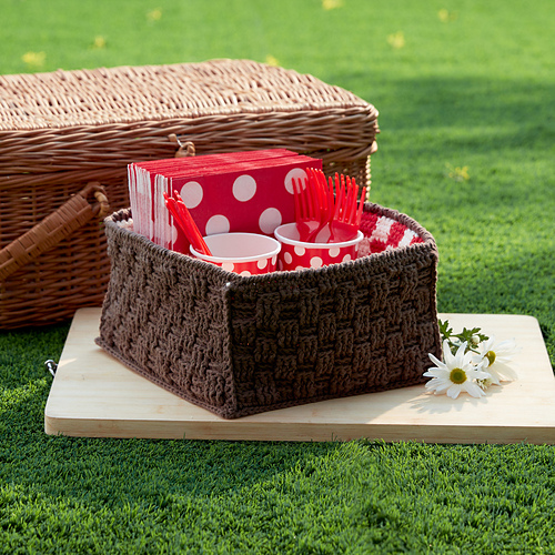 Ravelry: Pic-a-nic Basket pattern by Yarnspirations Design Studio