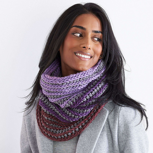 Ravelry: Reversible Ridges Cowl pattern by Yarnspirations Design Studio