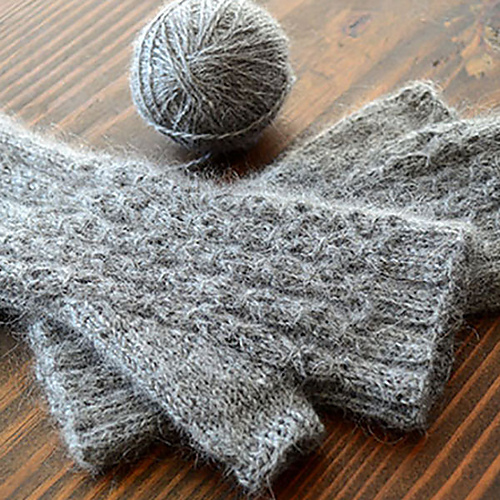 Ravelry: Evie pattern by Yarnthology