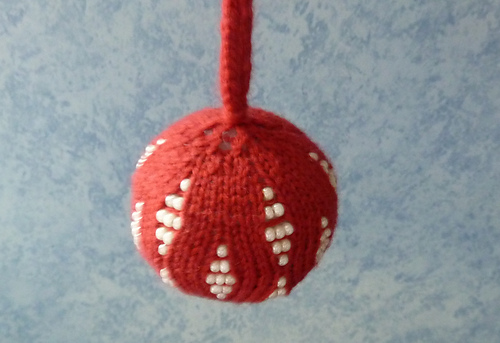 Ravelry: Beaded Stuffed Ornament #2 pattern by Tracy Schuler