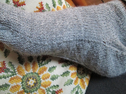 Ravelry: Foot Hugger Socks pattern by Ydun