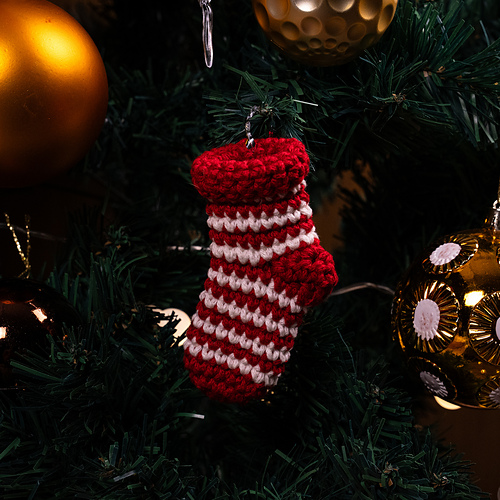 Ravelry: Christmas Stocking pattern by Daisy Y.