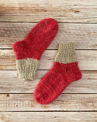 Ravelry: My Warm Winter Socks pattern by Aniela Pickles
