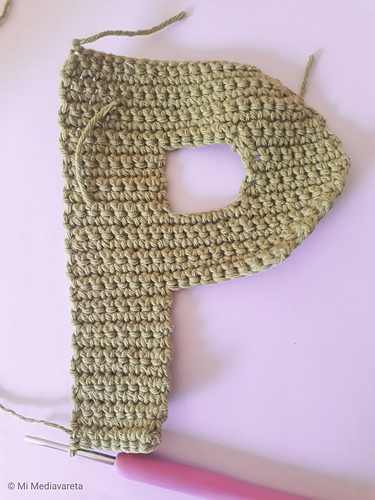 Ravelry: Letra P pattern by Mi Mediavareta