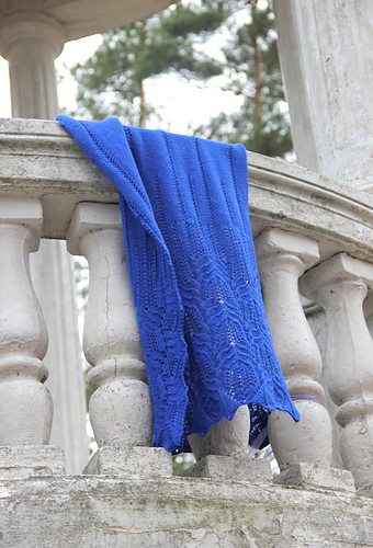 Ravelry: Panna Frost Flower Lace Shawl pattern by Foldi knit