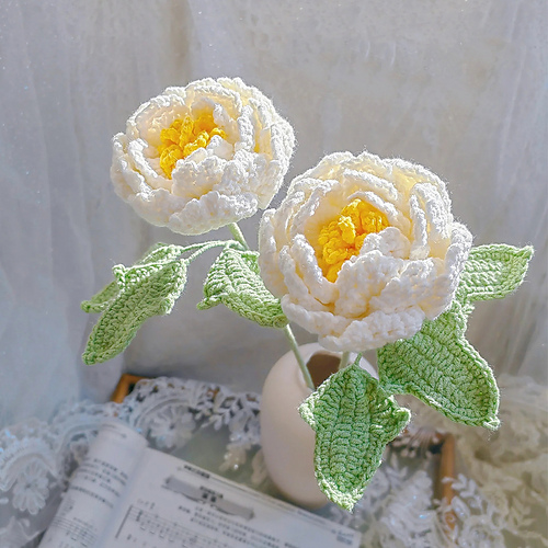 Ravelry: Ranunculus Flower pattern by Yui Sun