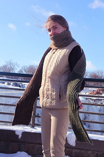 Ravelry: Giant Color Shift Brioche Scarf pattern by Shaina Scott