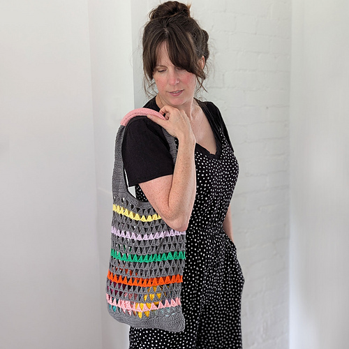 Ravelry: Bermuda Triangle Bag pattern by Zeens and Roger