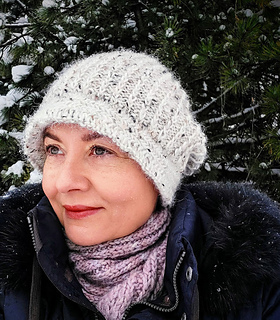 Ravelry: Slippin' Me Softly Hat&Cowl pattern by Rasa Ziburkute