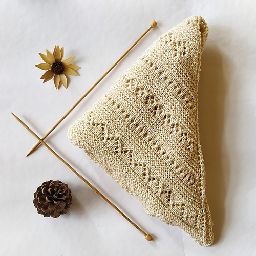 Ravelry: Ivory Shawl pattern by Jana Štorková