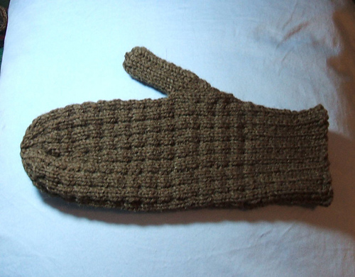 Ravelry: 3 Stitch Waffle Mittens pattern by Zortified