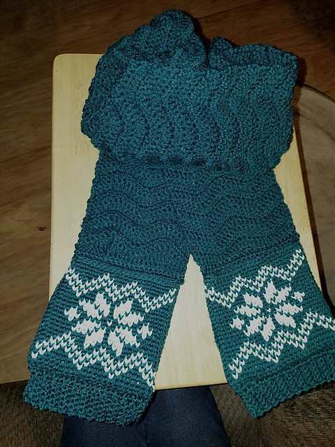 Ravelry: Snowflake Scarf pattern by Kelsey Daughtry