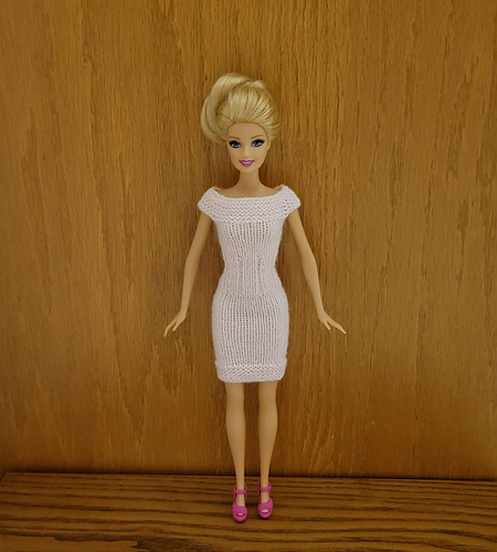 Ravelry: #0087 Gold Dress pattern by stickatillbarbie.se