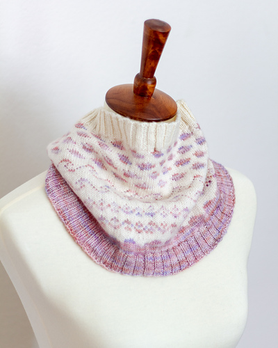 Ravelry: Point Mugu Cowl pattern by Lauren Rad