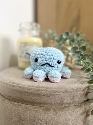 Ravelry: Reversible Octopus pattern by Abigail Sui