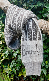 Ravelry: Apple Branch Scarf pattern by Abigail Collins