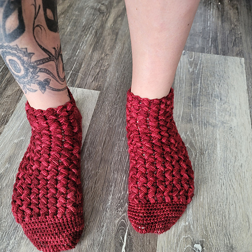 Ravelry: Maryjane's Puff socks pattern by ACCROchet