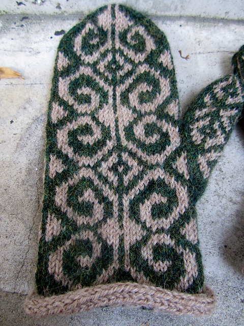 Ravelry: ack's Fiddlehead Mittens