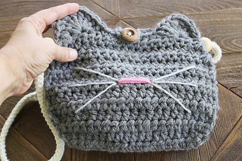 Ravelry: Cat Purse pattern by Andrea Weber