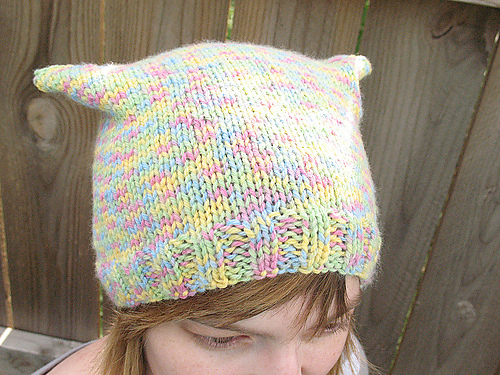 Ravelry: Simple Charity Hat pattern by Robyn Devine
