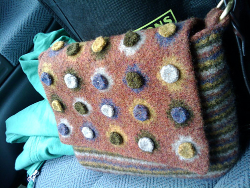Ravelry: Penny Rug Purse pattern by Mags Kandis