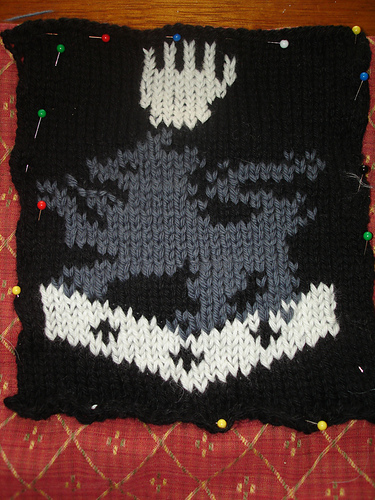 Ravelry: Twilight Cullen Crest Chart pattern by Nancy Fry