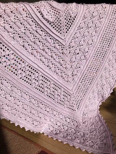 Ravelry: Erulissë Shawl pattern by K.A.M.E. Crochet