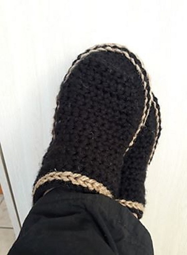Ravelry: Men basic clogs pattern by Adriana M.