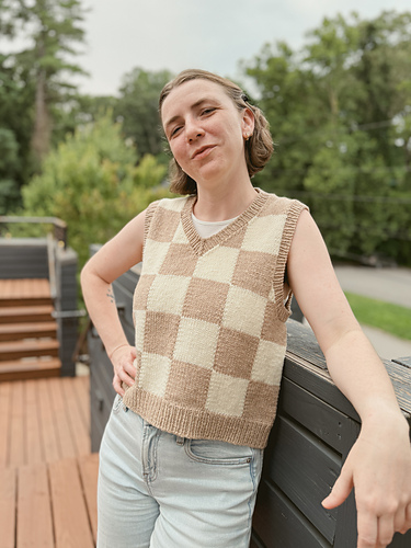 Ravelry: Checkered Vest pattern by Andrea Gaughan