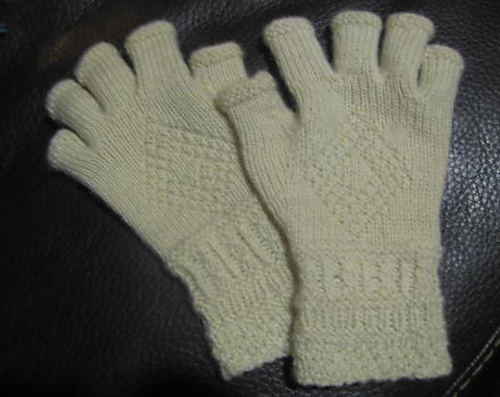 Ravelry: British Driving Gloves pattern by Anne Carroll Gilmour