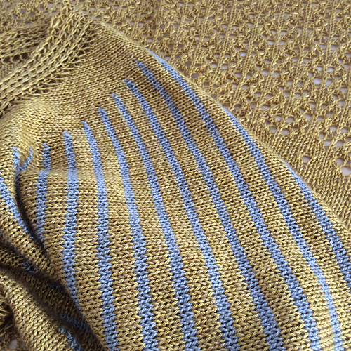 Ravelry: Châle Danio pattern by Aglaé Laser