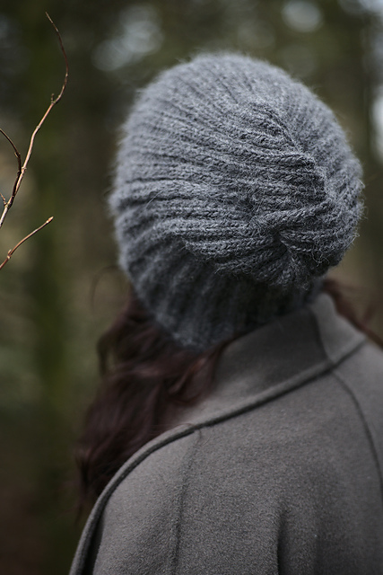 Ravelry: Top Twist Beanie pattern by Ailbíona McLochlainn