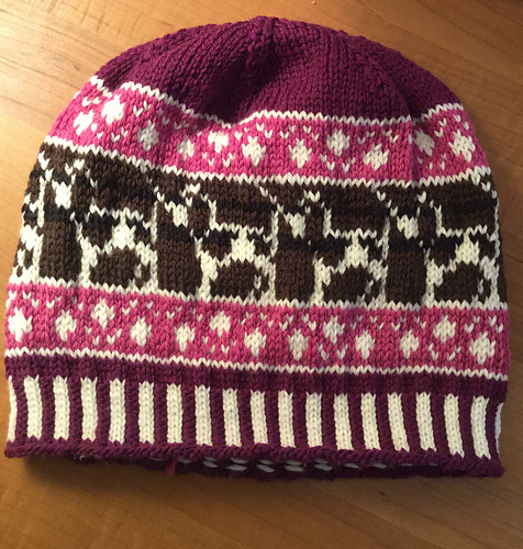 Ravelry: Beagle beanie pattern by Sandra Jäger