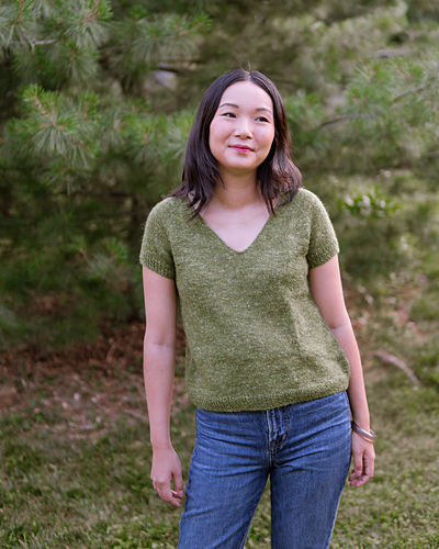 Ravelry: Slightly Sassy V pattern by Aimee Sher