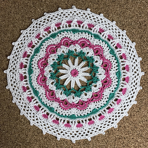 Ravelry: Spring Daisy Doily pattern by Claudine Dreux
