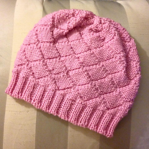 Ravelry: Reversible Diamond Beanie pattern by Akabeko Botan