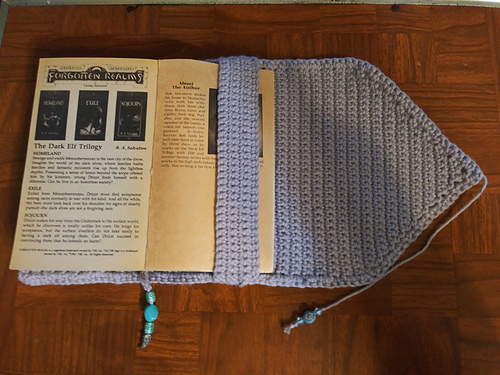 Ravelry: Adjustable Book Cover pattern by Anja Meriele
